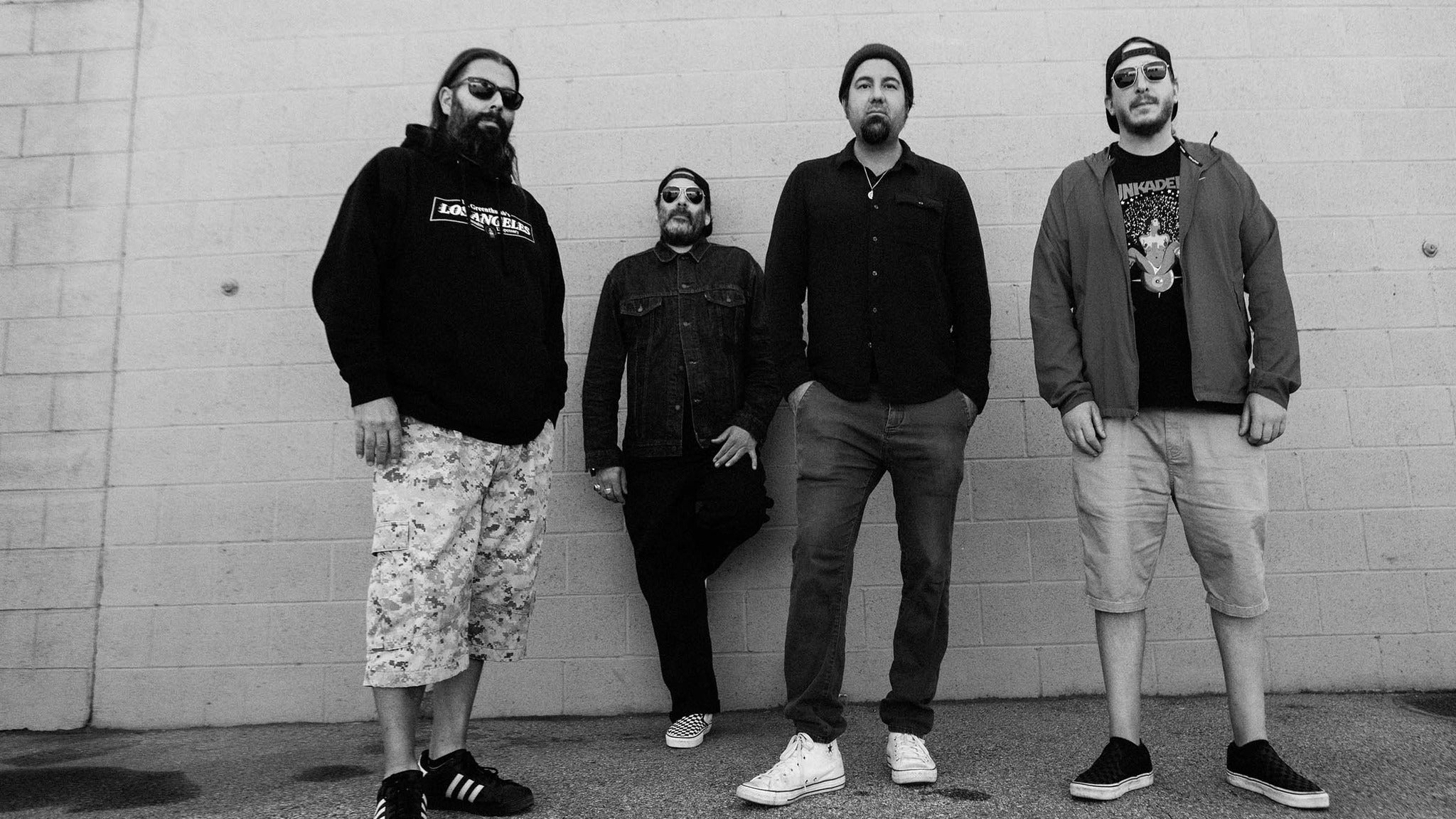 Deftones almost changed their name to sign with Roadrunner Records in ...