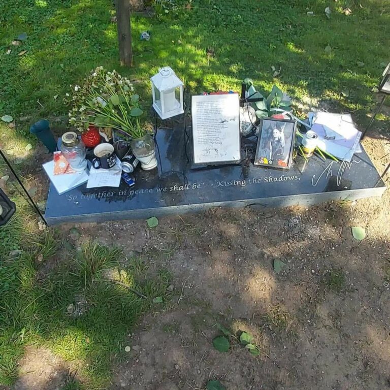 Alexi Laiho finally got a tombstone to his grave: Photo available ...