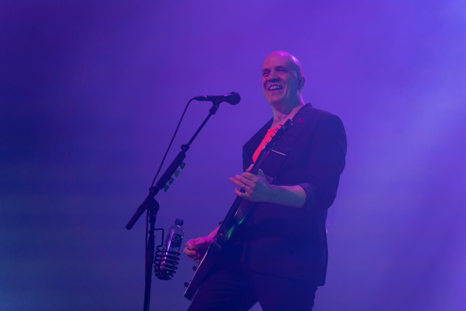 Devin Townsend shares live performance of “Forgive Me” - Chaoszine