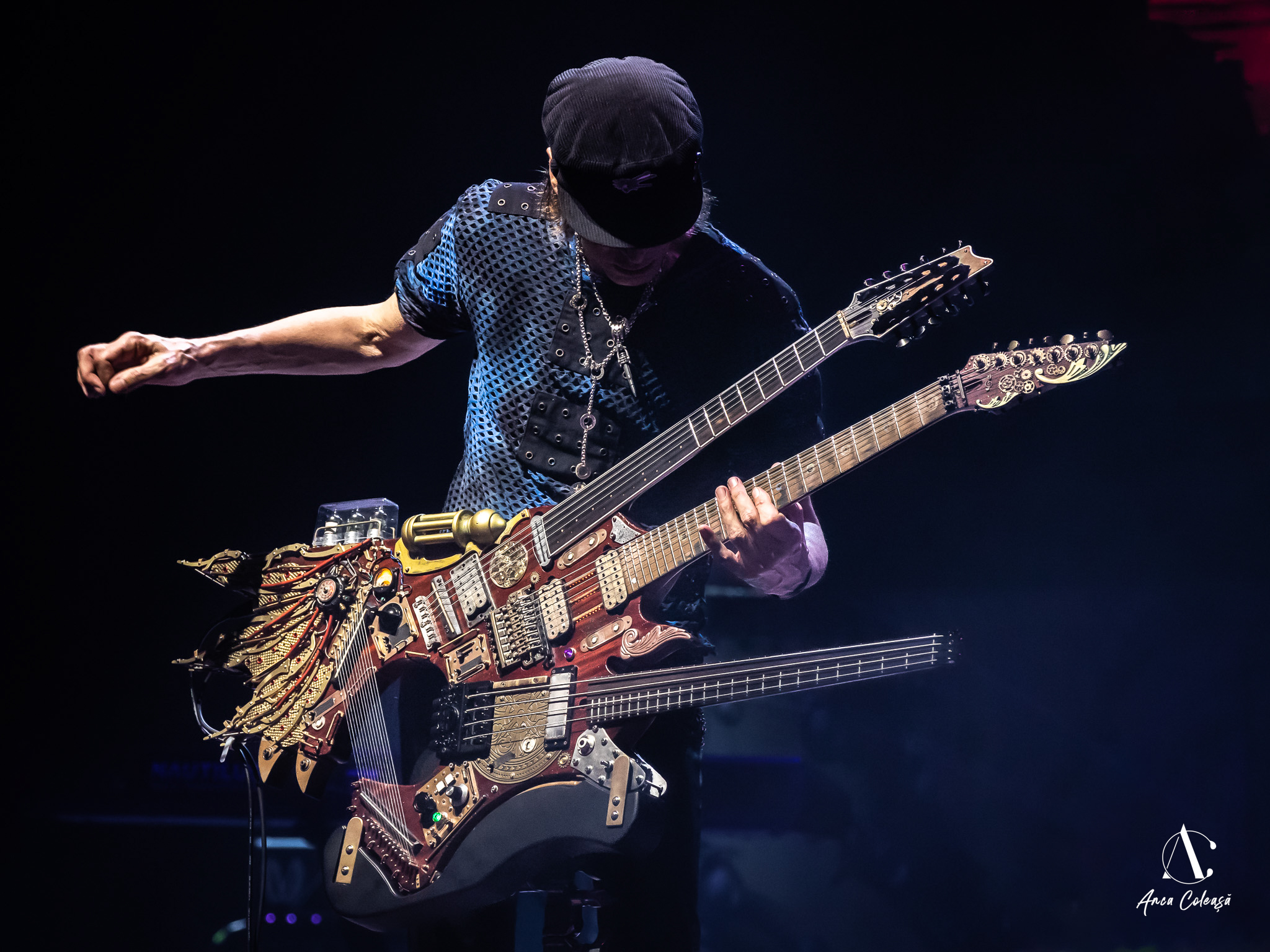 When art sings through strings: Steve Vai live at Kulttuuritalo ...