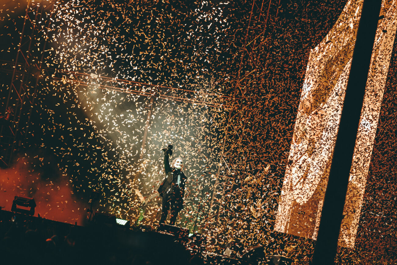 What is rock music and its features - Chaoszine