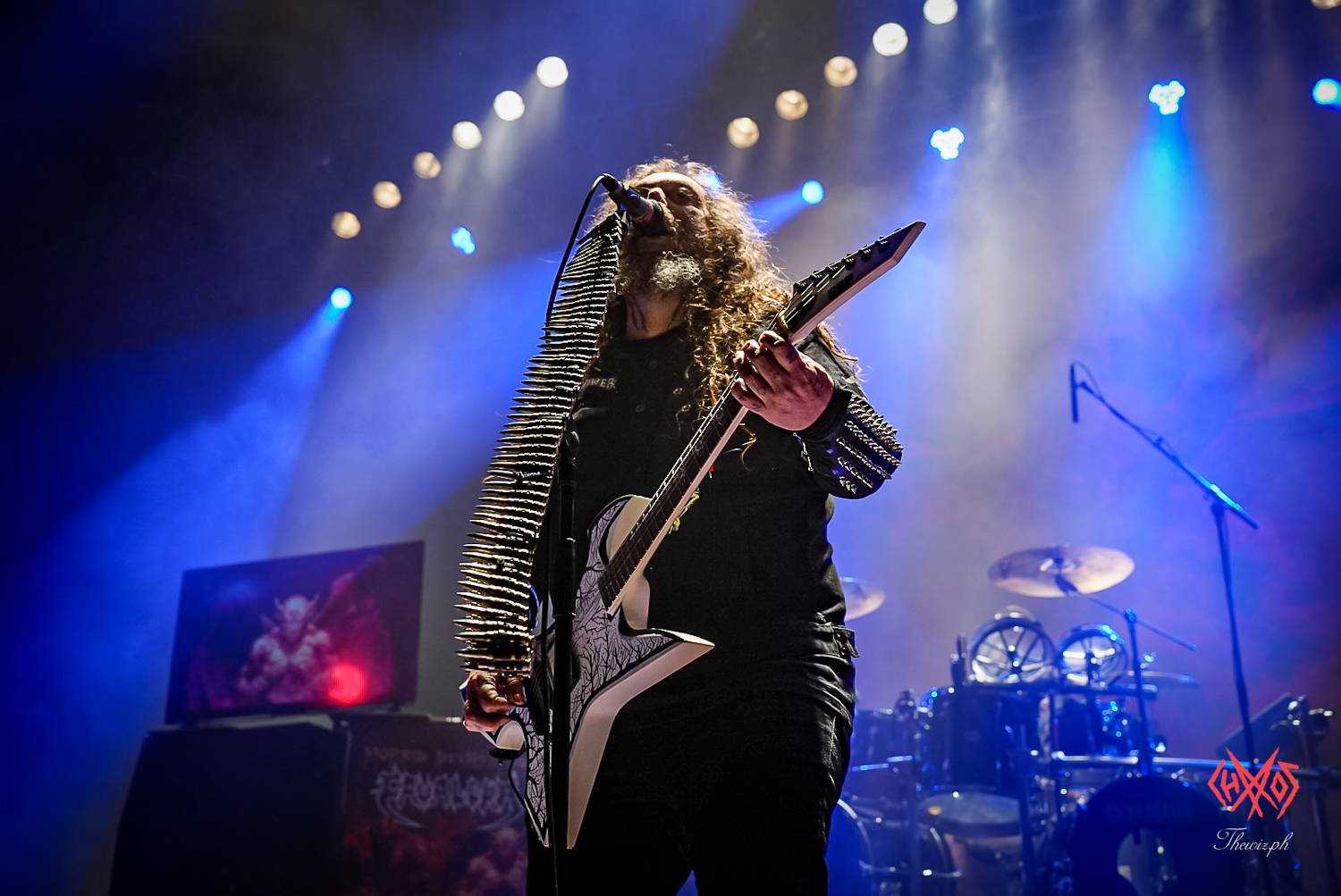 Now available for streaming Cavalera's set with the complete performance of the album "Chaos A.D ...