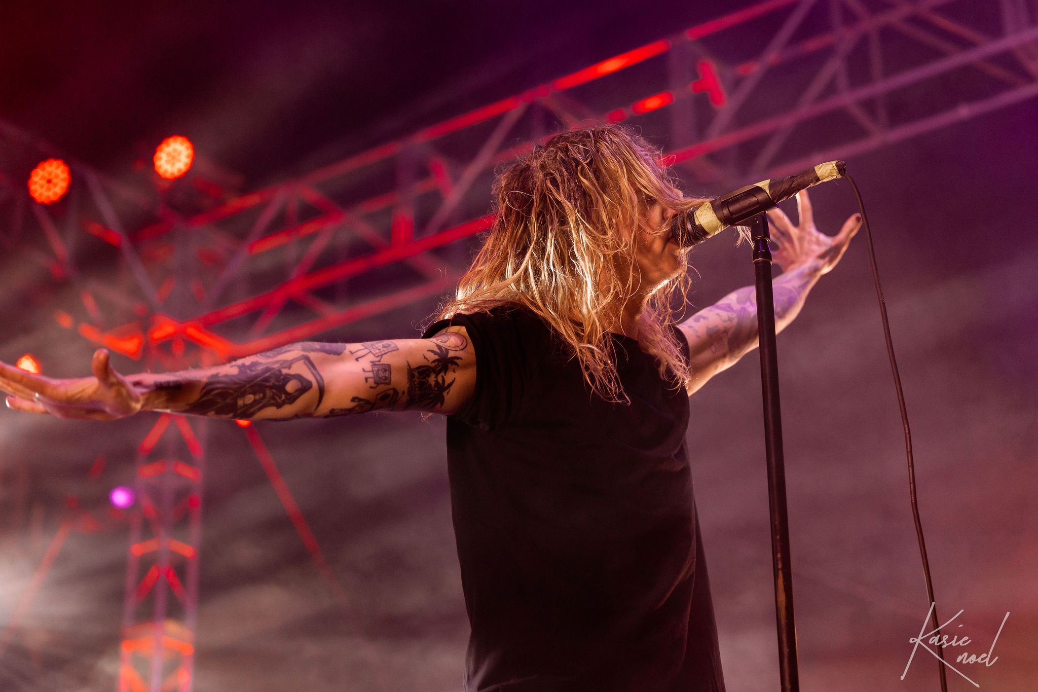 Underoath goes "Undercover" as a masked band for big reveal - Chaoszine