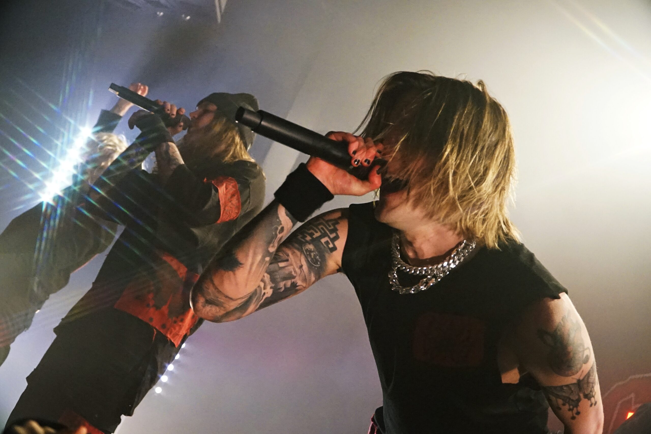 Photos of Blind Channel showing Nottingham how it's done - Chaoszine