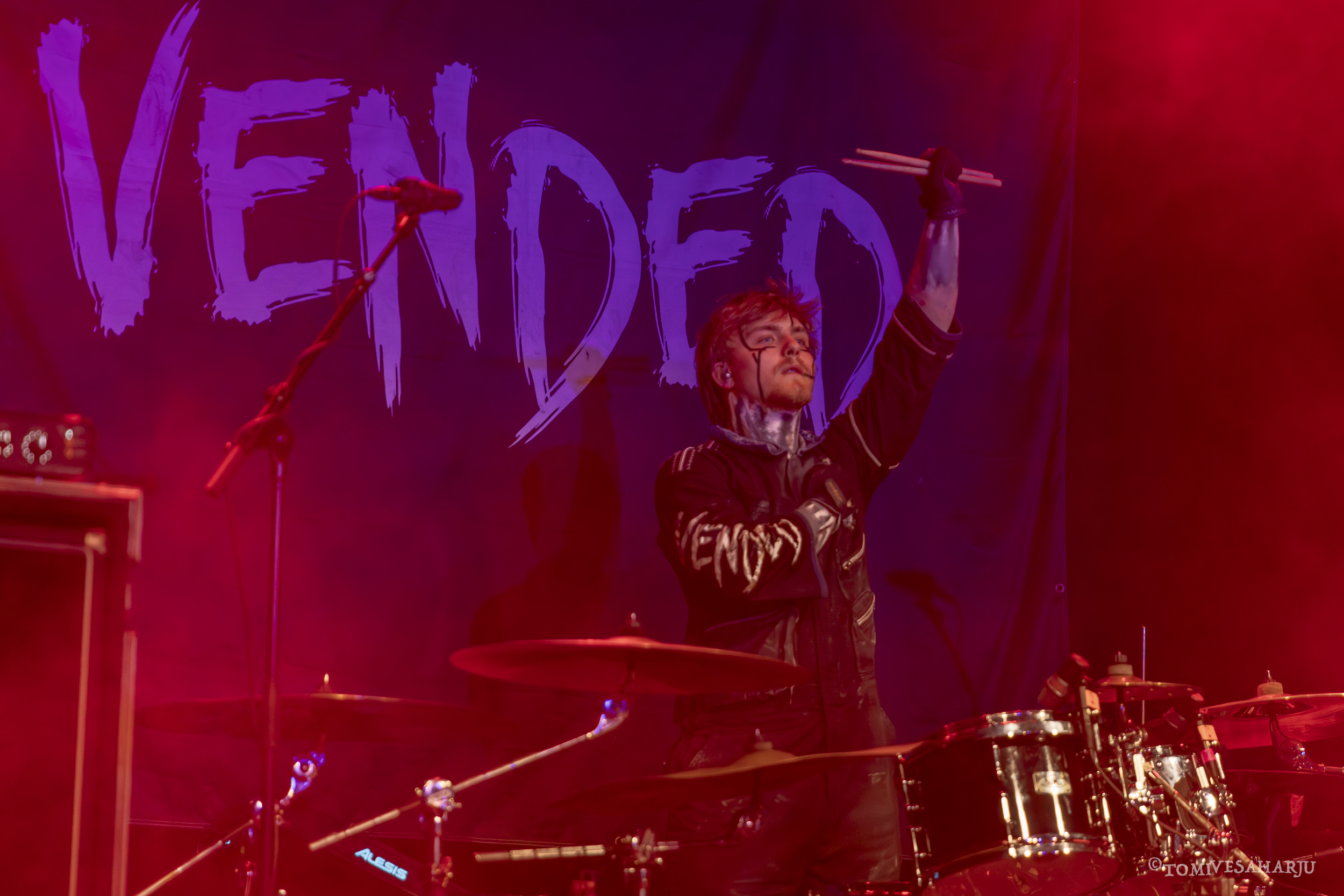 Vended release a new live video for "Nihilism" - Chaoszine