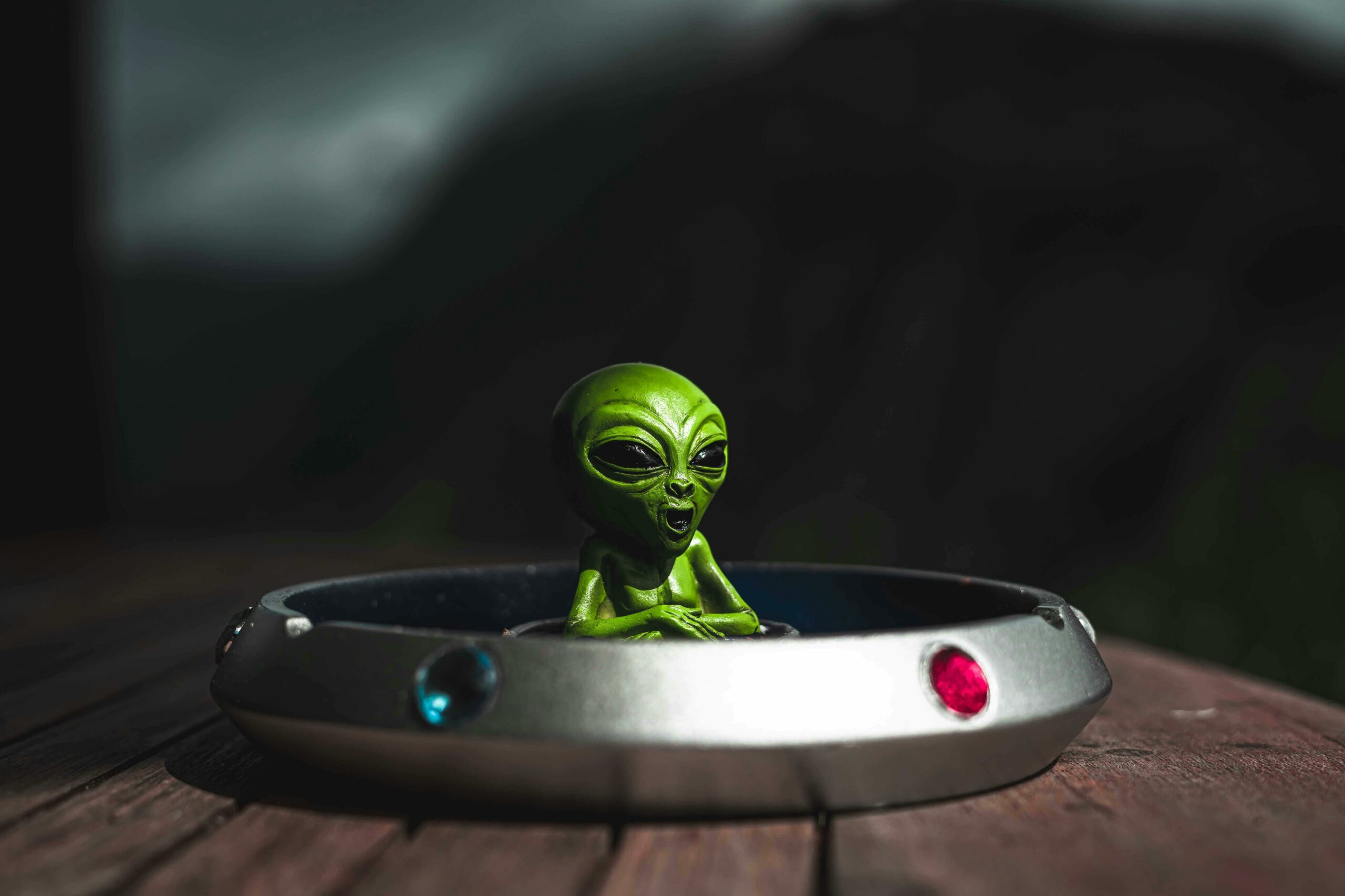 Hiding in the shadows: aliens and their cloaking technology - Chaoszine