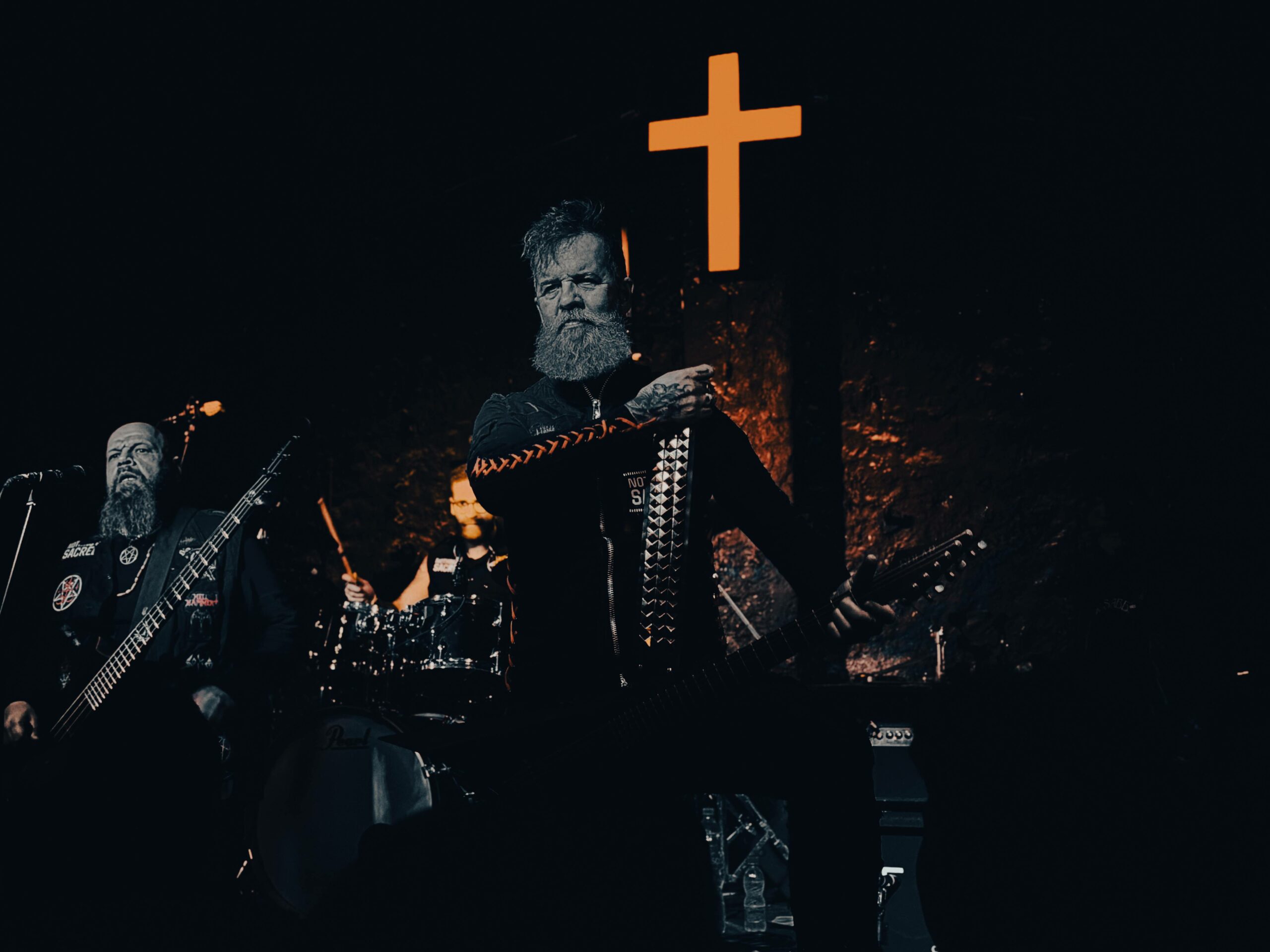 A grotesque mass, live - The Troops of Doom at La Iglesia (13.7 ...