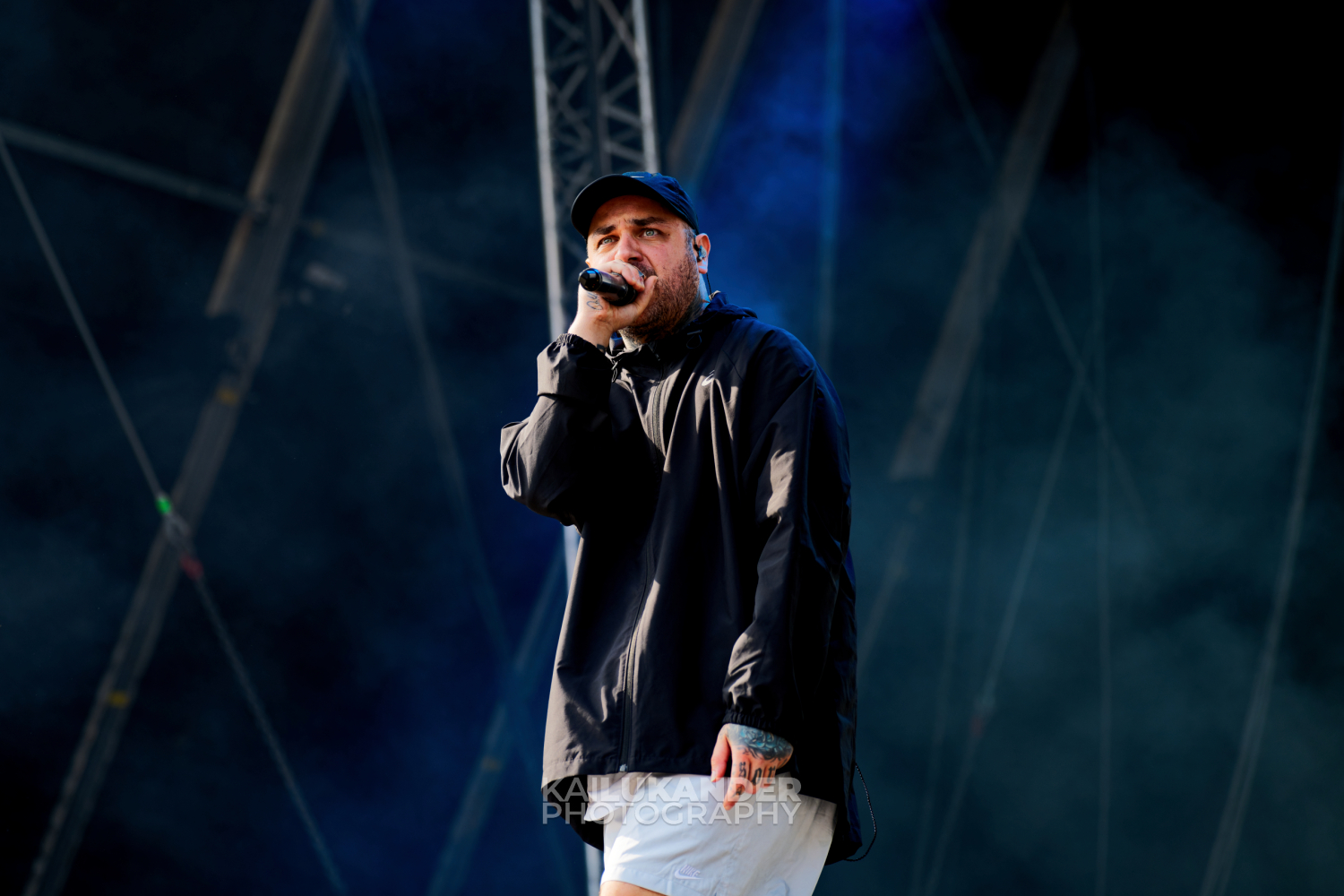 “It's best to do what feels right with your vocals” – Emmure's Frankie ...