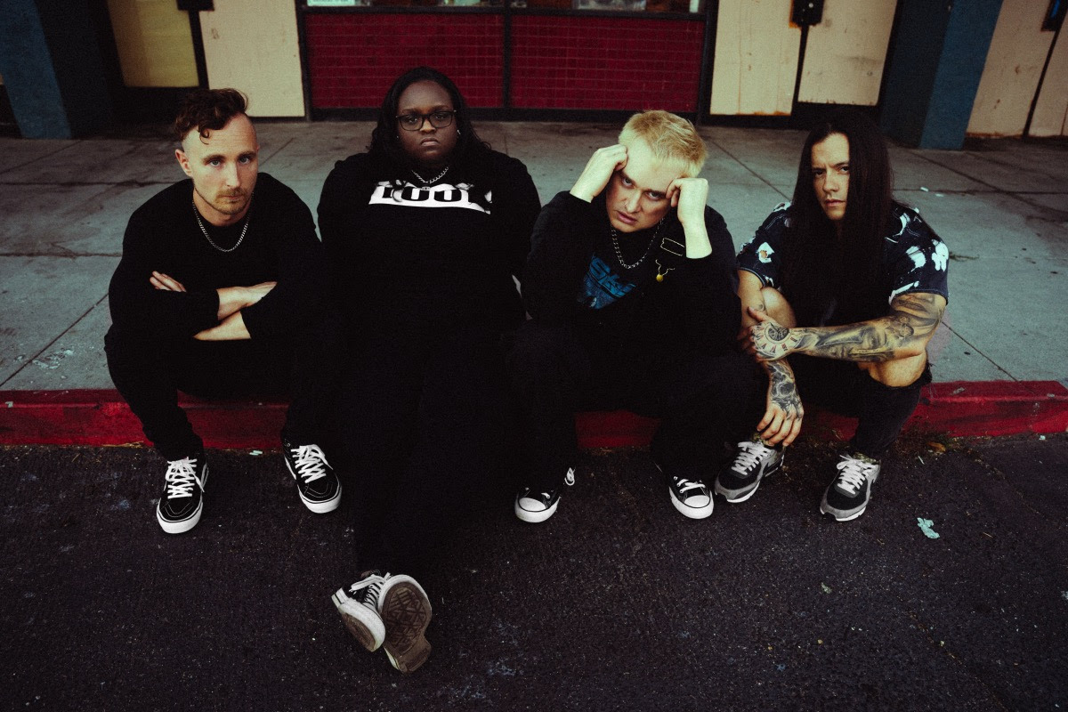 Diamond Rowe of Tetrarch becomes first female Jackson Guitars signature ...