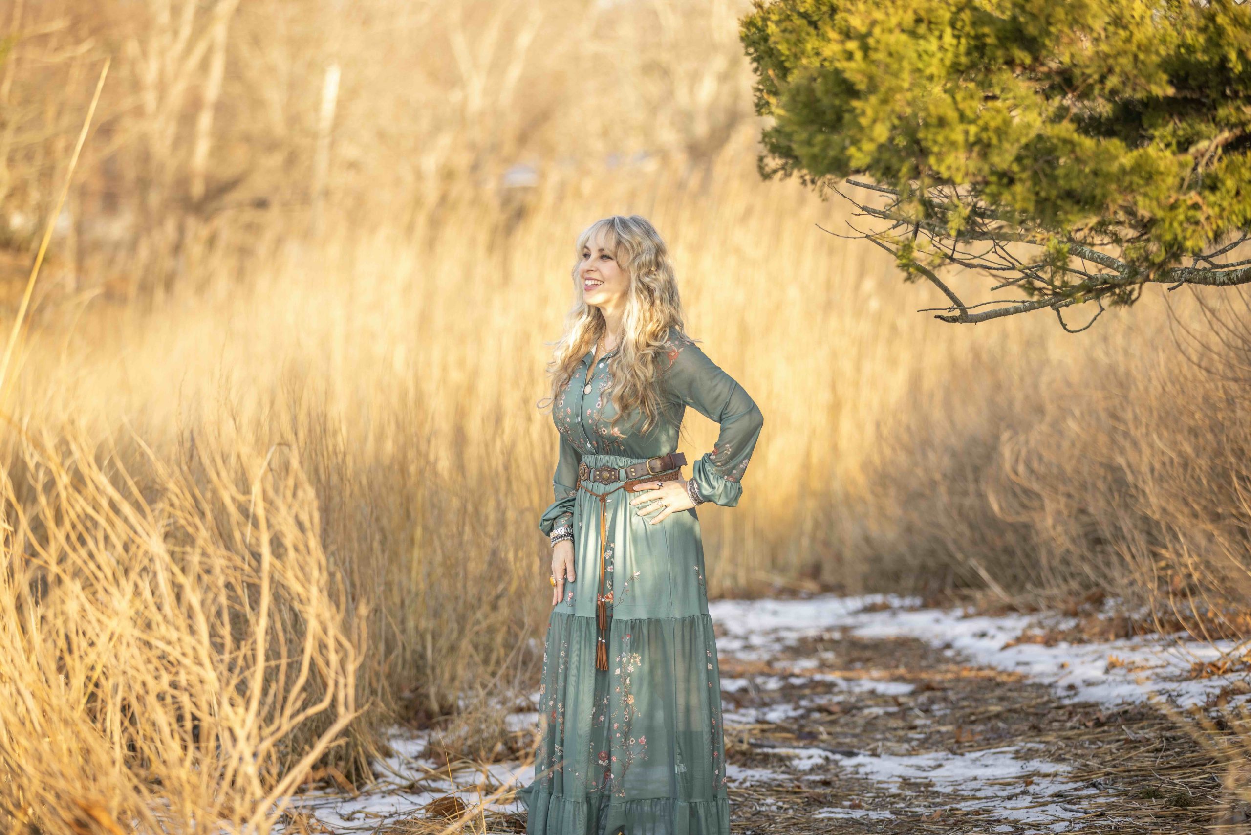 Candice Night release video for the single "Unsung Hero (She'll Never ...