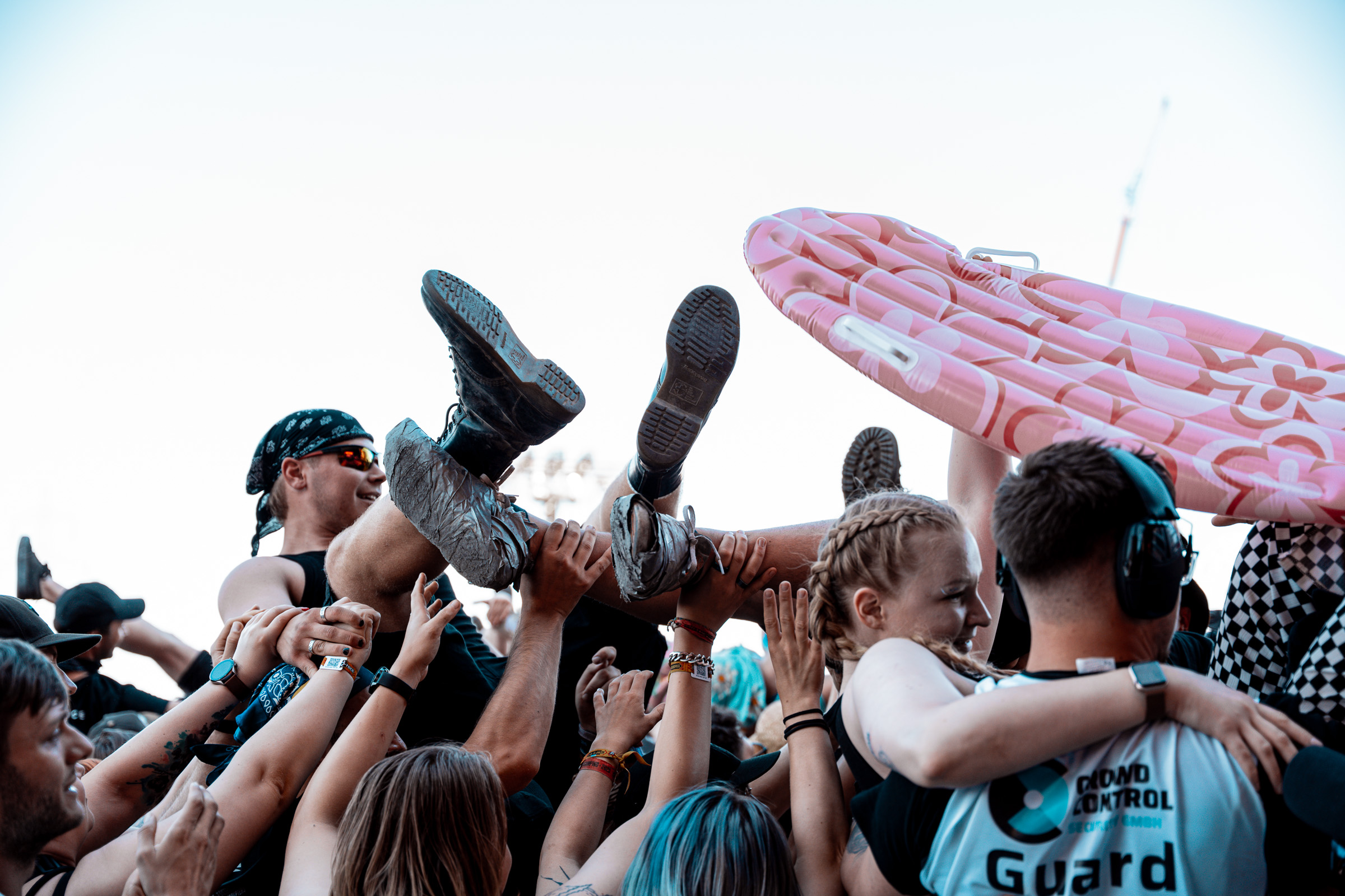 5 New Revenue Streams for Independent Artists in 2026 - Chaoszine