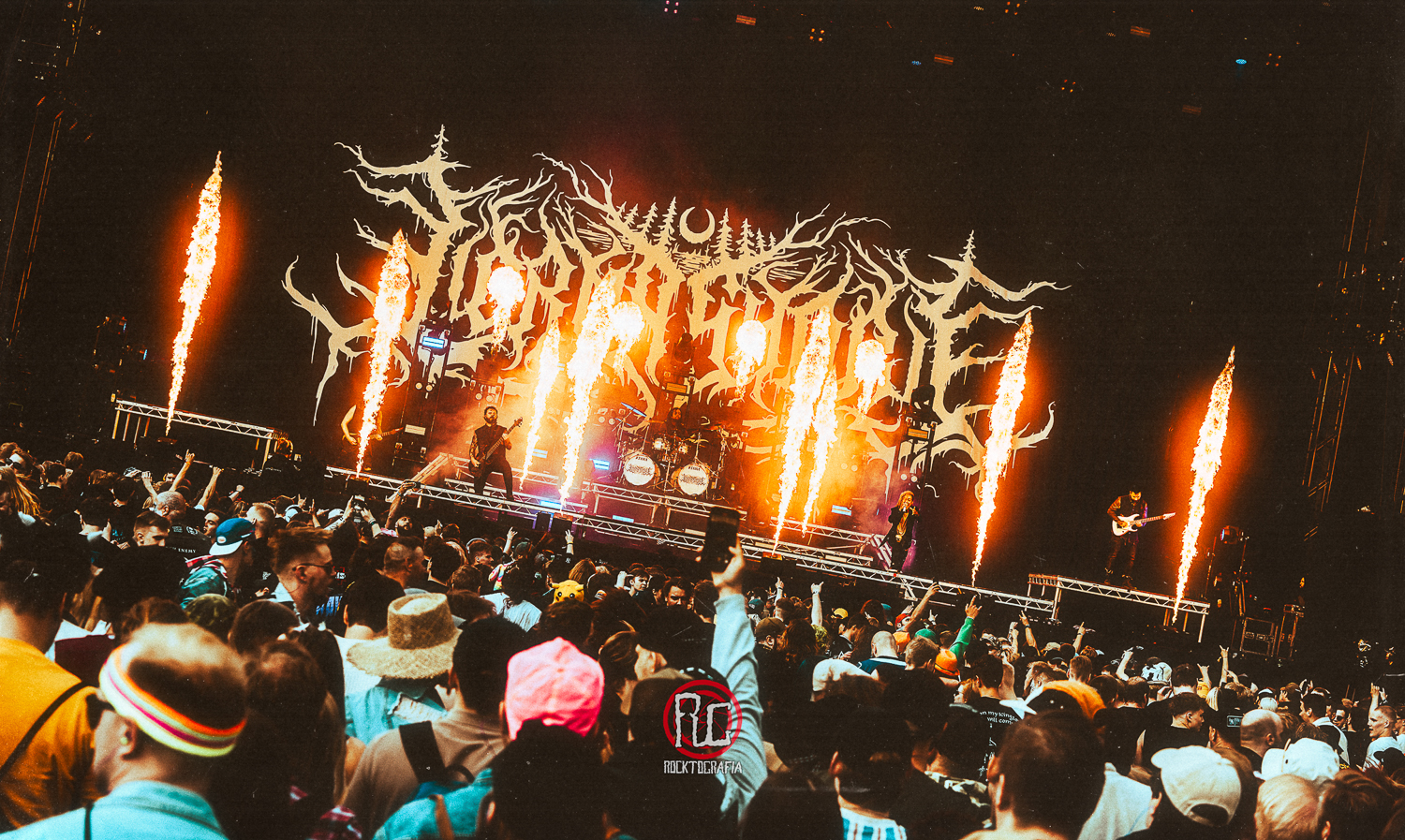 “We wanted to write huge songs to carry us on bigger stages ...